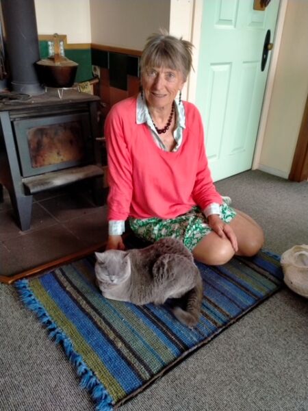 Animal and garden friendly flexible woman - House Sitters - NZ House ...